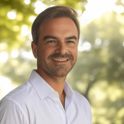 Charlie Bell | Novelo